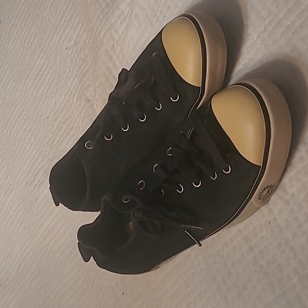 Ugg Blue Converse Style Sneakers, Womens Size 8.5 - Gem